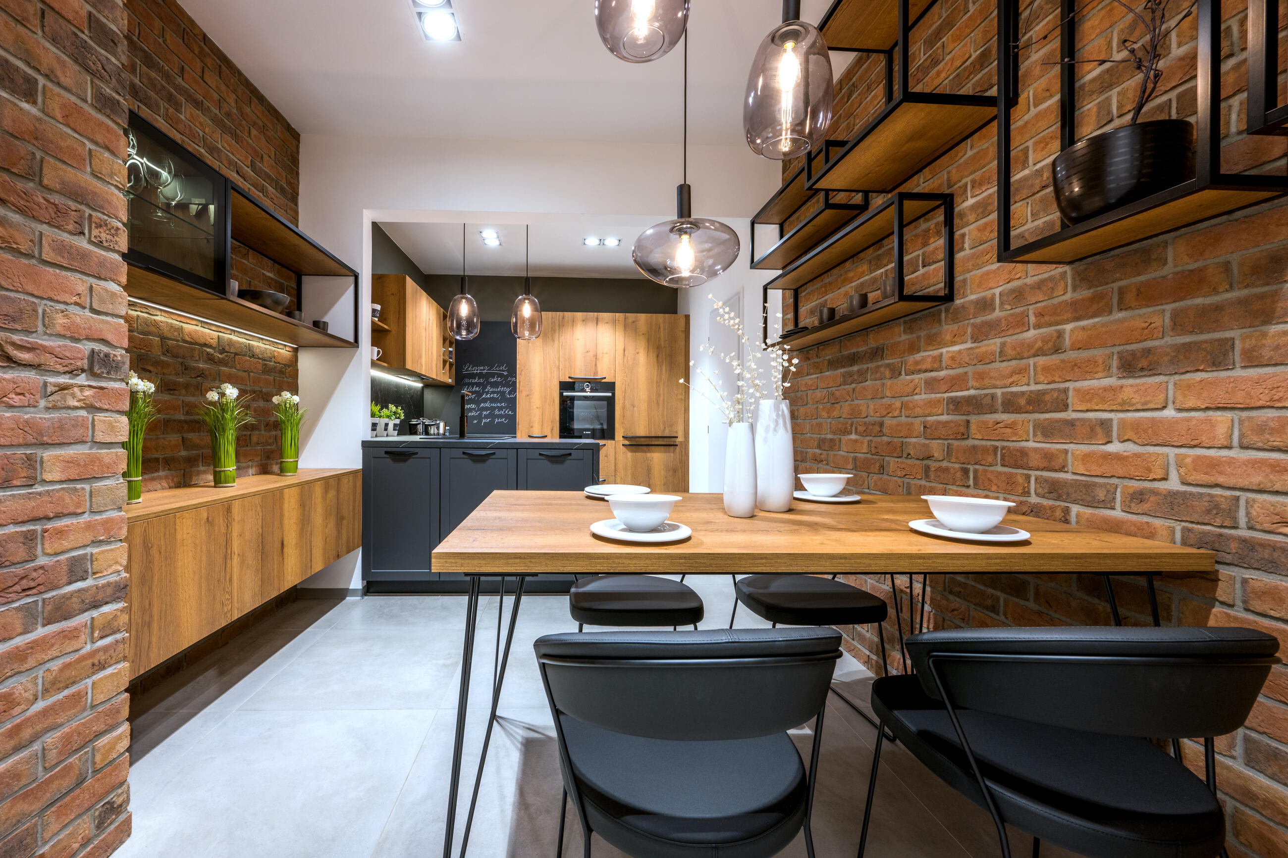 Kuchyně na míru Dub Cognac Antracit | Sykora.eu