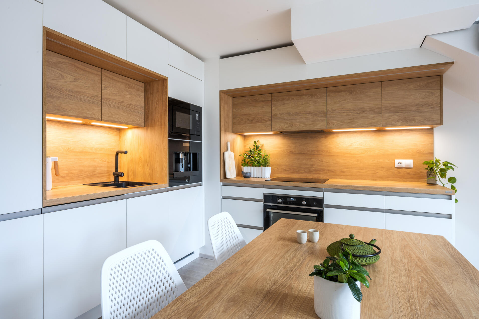 White Xtreme | Natural Oak