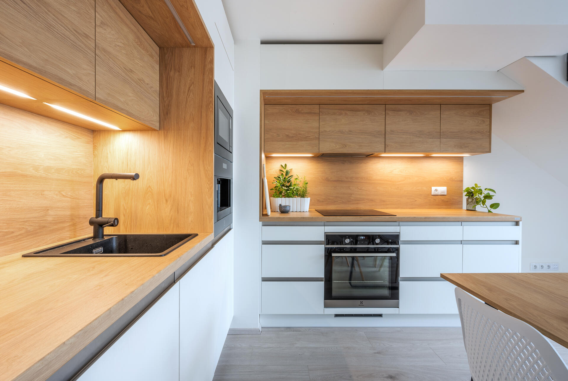 White Xtreme | Natural Oak